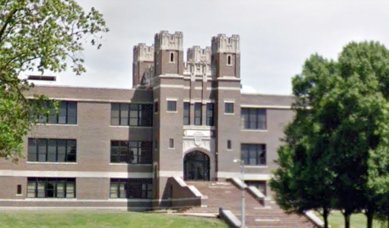 Pittsburg (Kan.) district is renovating its 101-year-old middle school ...