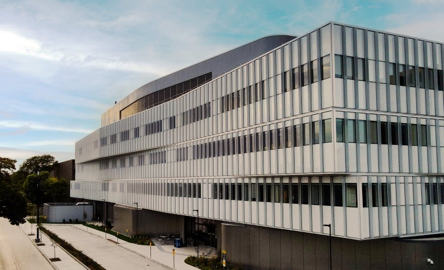 New chemistry building opens at University of Wisconsin-Milwaukee ...
